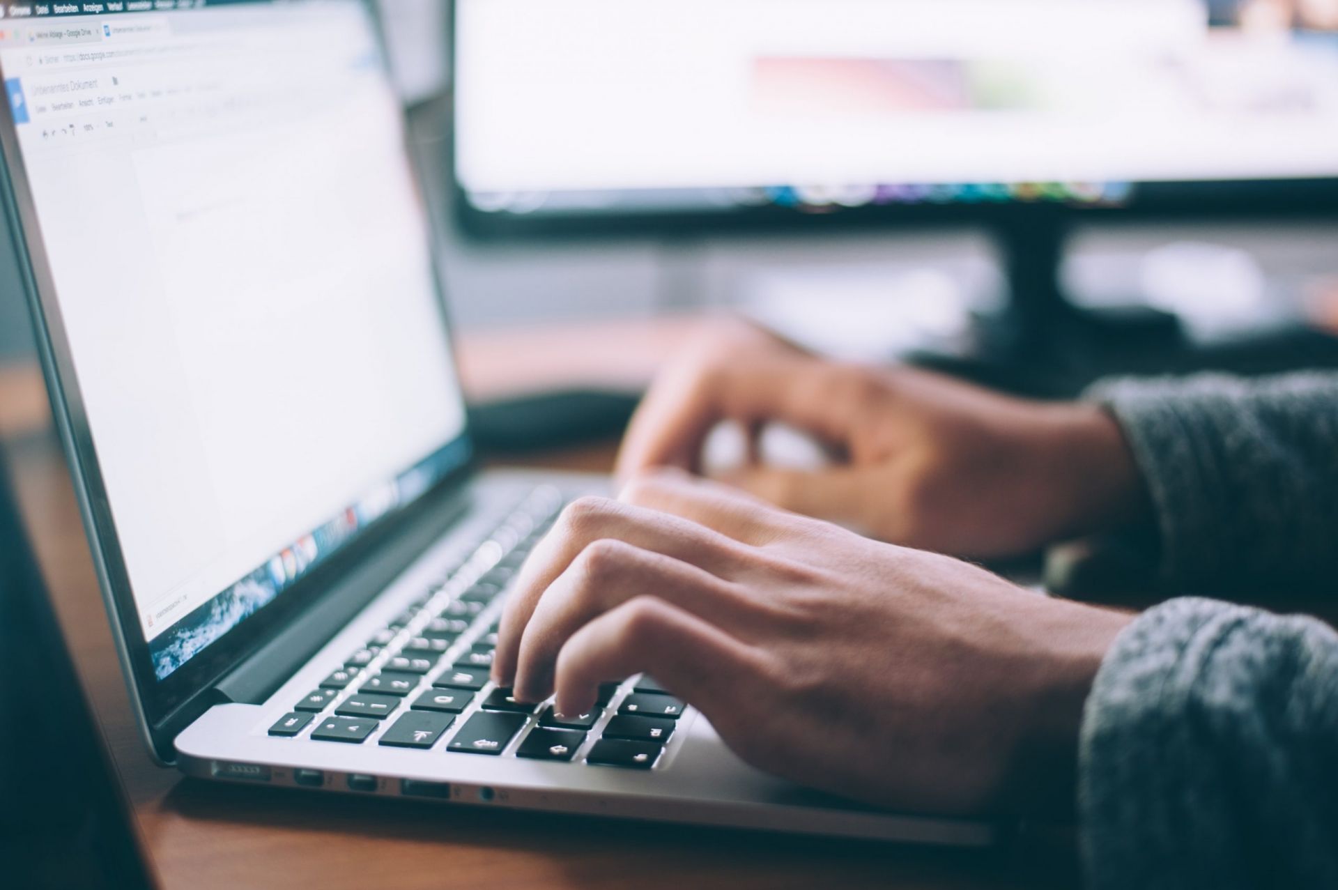Synchronous Vs Asynchronous Communication Whats The Main Difference